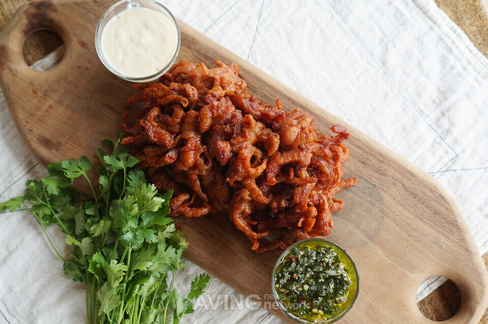 Mom's Mam F&B introduces the 'Pyeongsandaek Dakbal' Series at KIBEX ...