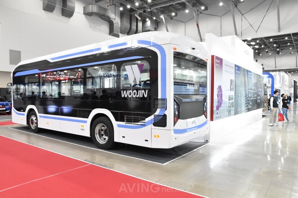 Woojin Industrial Systems showcases “APOLLO 900 Rapid Charging Low ...