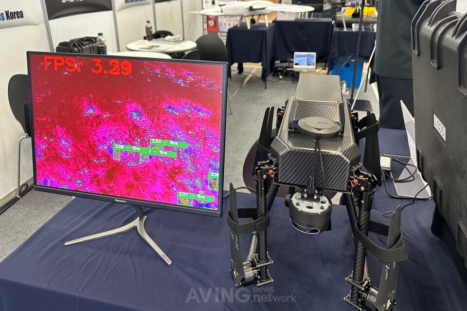 Microdrone Showcases Amphibious Drone ‘MDK-WP’ at DSK 2025: “Capable of ...