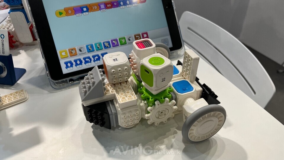 Cubroid Showcases AI Coding Robot at MWC 2025, Targeting the European ...