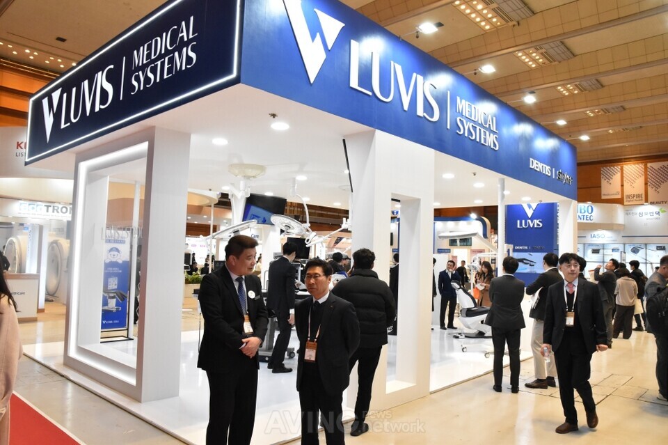 Dentis unveils ‘LUVIS ST500’ at KIMES 2025: “An operating table ...