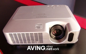Hitachi office LCD projector 'CP-X260'