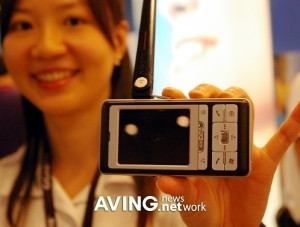 Gigabyte displays new mobile phones at Computex 2006