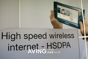 Samsung Q1 with longer battery life and HSDPA