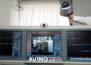 'iCanView220' IP network mini dome camera supporting full D1 resolution