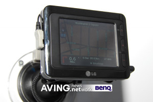 LG shows 3.5-inch personal navigation device 'LN735' with built-in 2GB ...