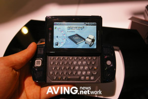 Sharp to present its wireless PDA phone 'PV250' adopting swiveling LCD