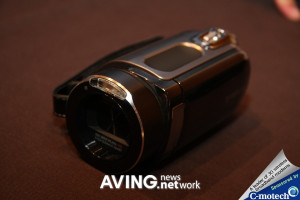 Samsung to display its new full HD digital camcorder with 64GB SSD