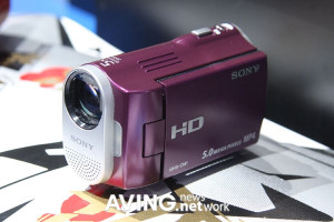 Sony to showcase its pocket-sized Webbie HD camera 'MHS-CM1'