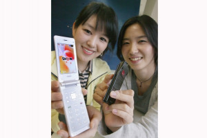 KTFT to launch its 9.9mm-thick clamshell phone 'XSlim'