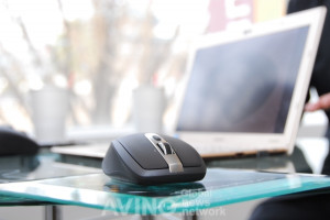'Logitech Anywhere Mouse M905' works on clear glass