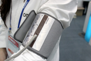 [30th KIMES 2014] OMRON Showcases Automatic Digital Blood Pressure Pulse Monitors With Fit Cuff